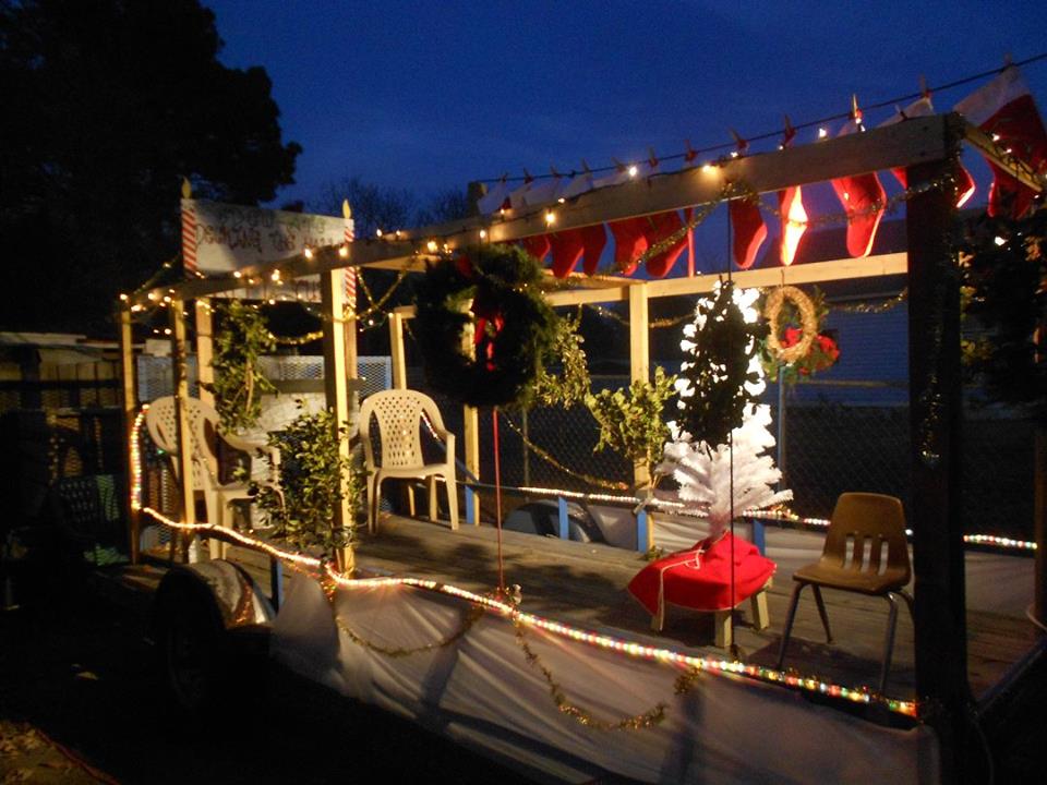 Pagan float leads Christmas parade - News, U.S.