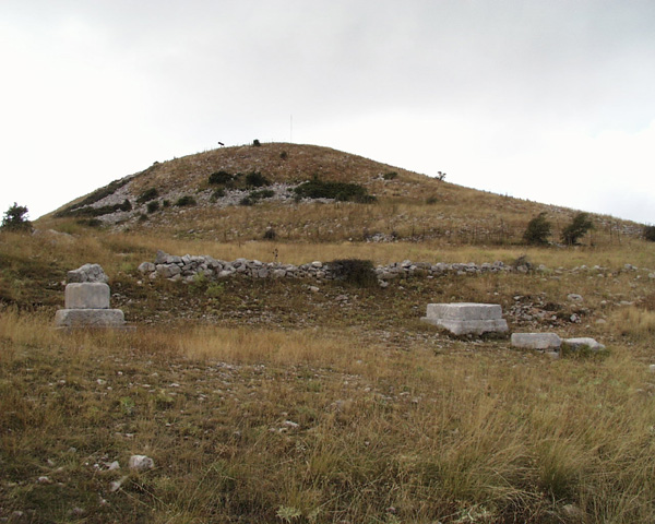 Uncovering the Past: altar of Zeus, Germanic battle, skulls and more ...
